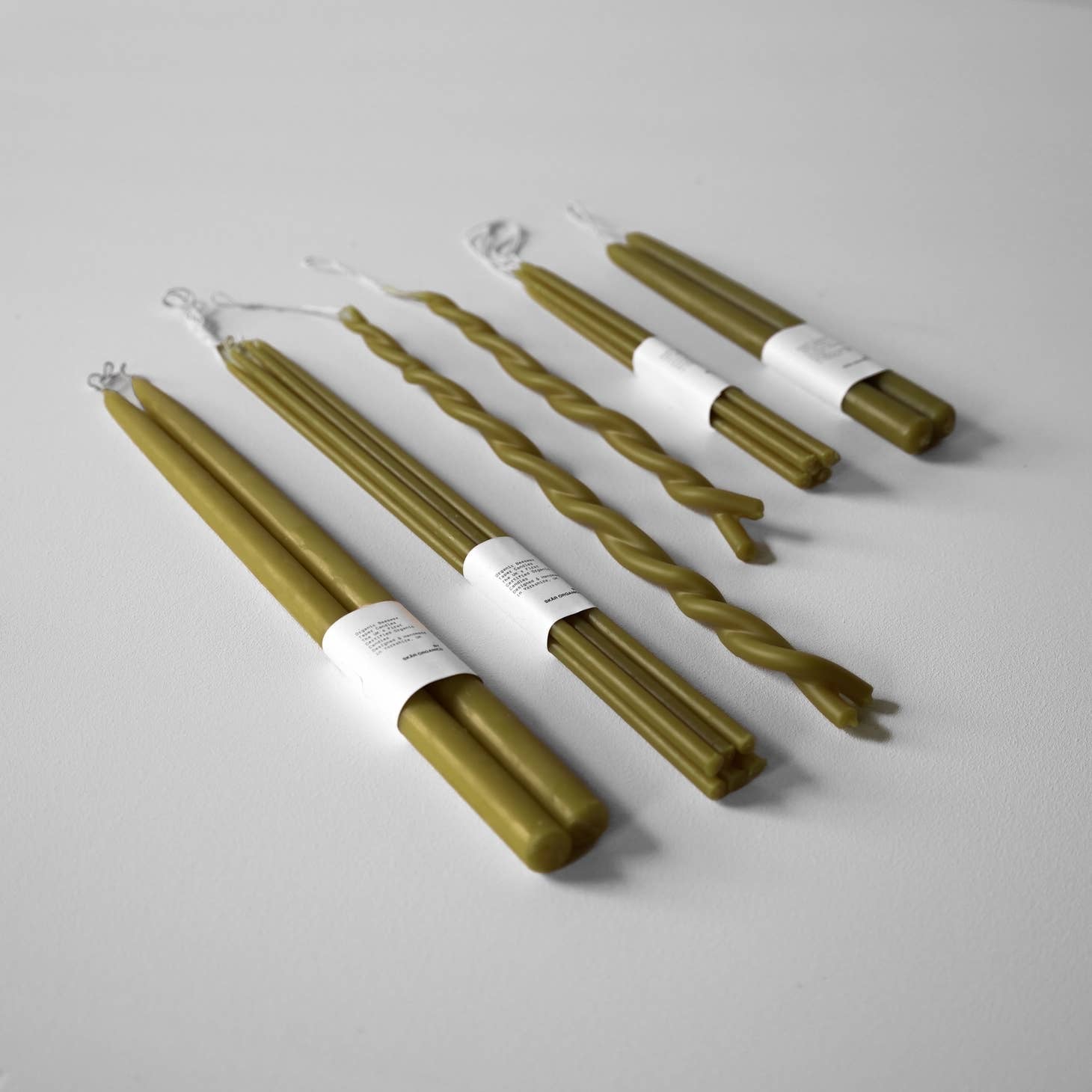 ORGANIC BEESWAX DINNER TAPER CANDLE - GREEN TEA | MUSE AGORA – Muse Agora